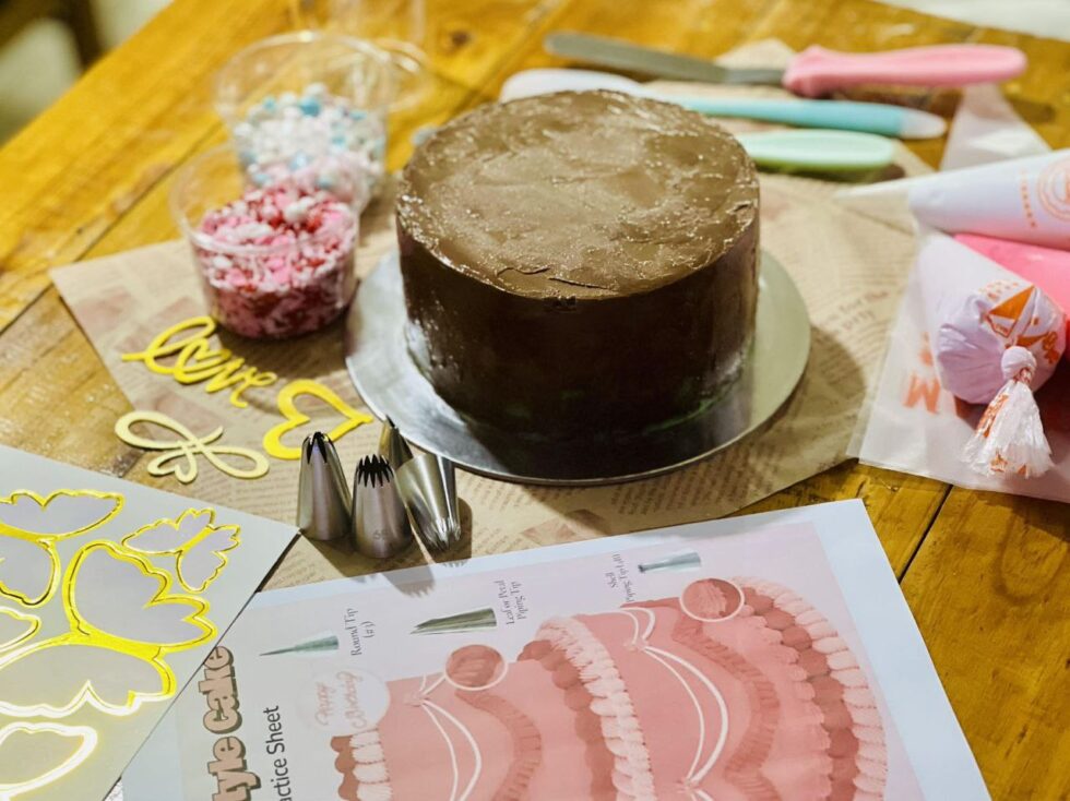 Sip ‘n Swirl: Valentine’s Cake Decorating Workshop - Craft MNL